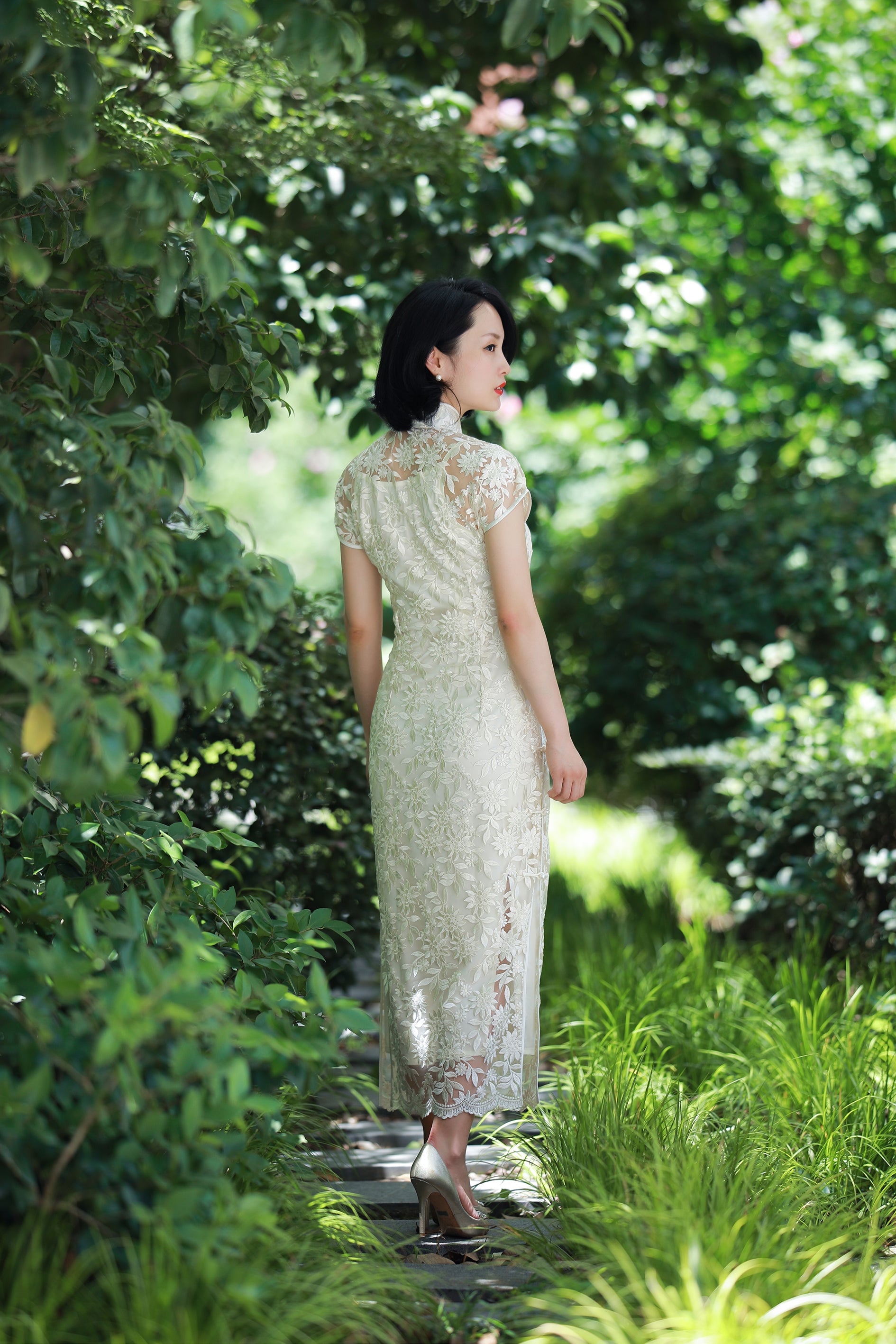 The Perfectly Delicate Lady's Qipao - Ivory Lace – The Pankou