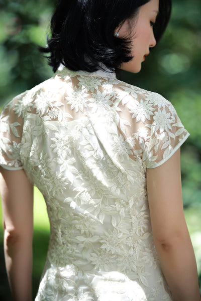 The Perfectly Delicate Lady's Qipao - Ivory Lace – The Pankou